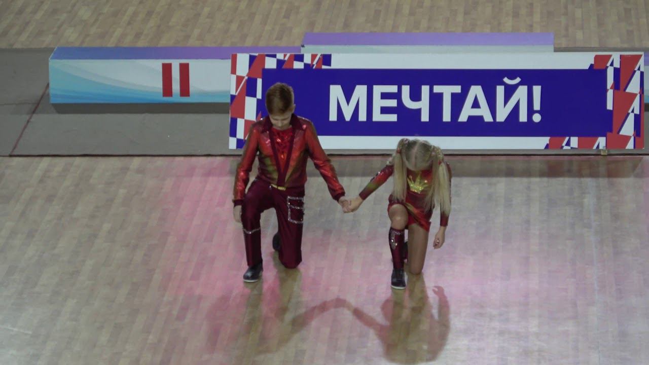 В класс микст Юноши и девушки