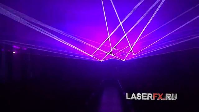 Лучевое лазерное шоу.mp4