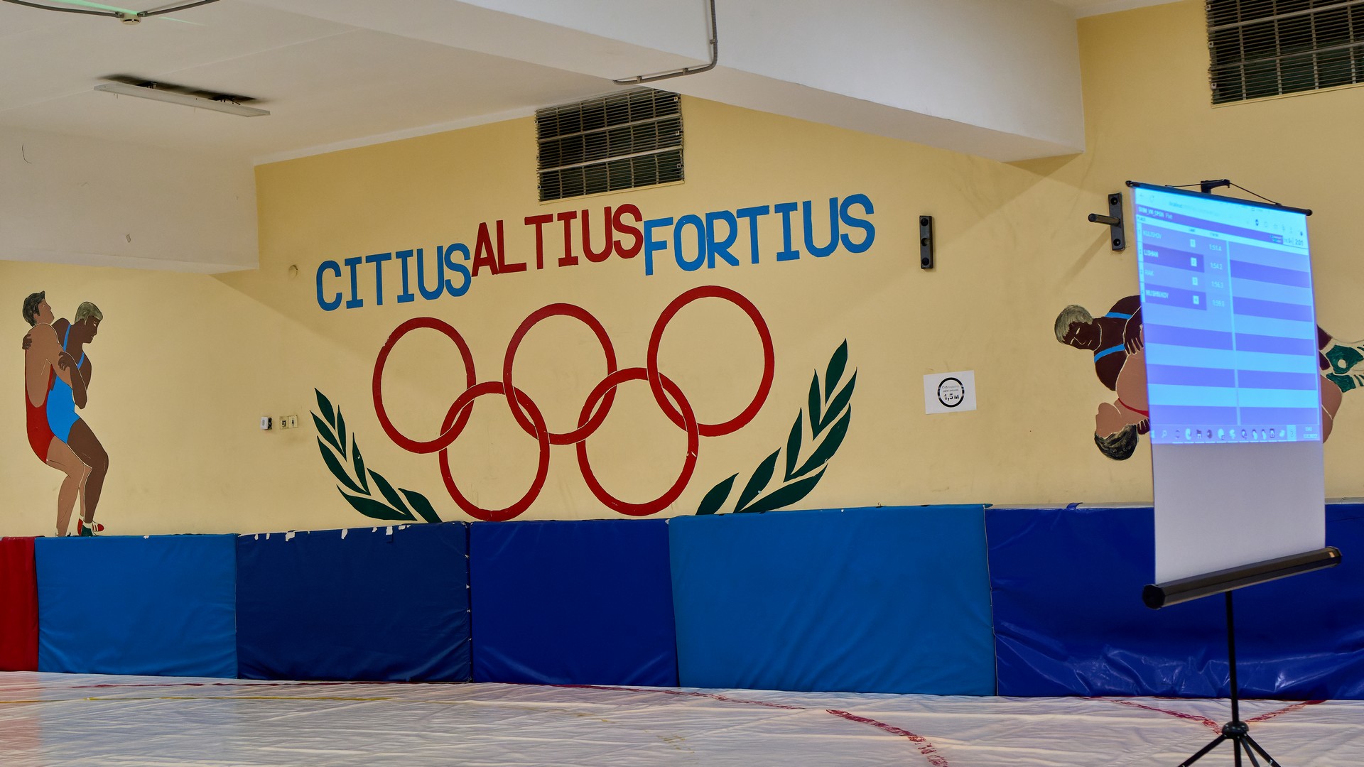 Чемпионат МАИ-2022 по гребле-индор фото-взгляд