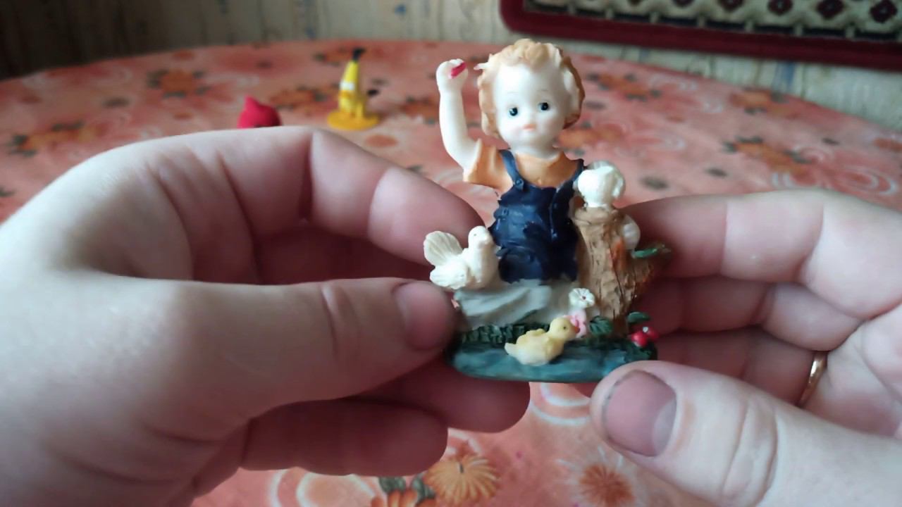 Статуэтка малышь