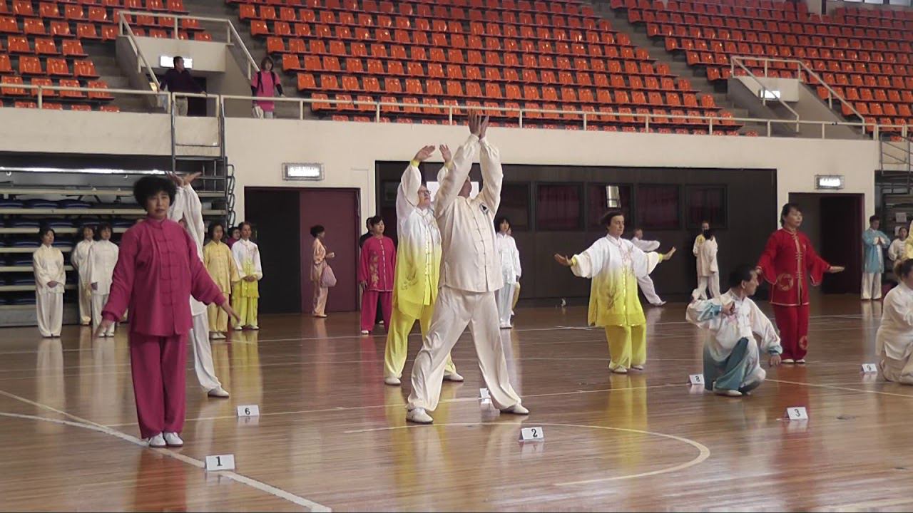 Цигун. 14-й Международный турнир по Даоинь Яншен Гун. Комплекс: "Ши Эр Фа"  Пекин 2018 год.