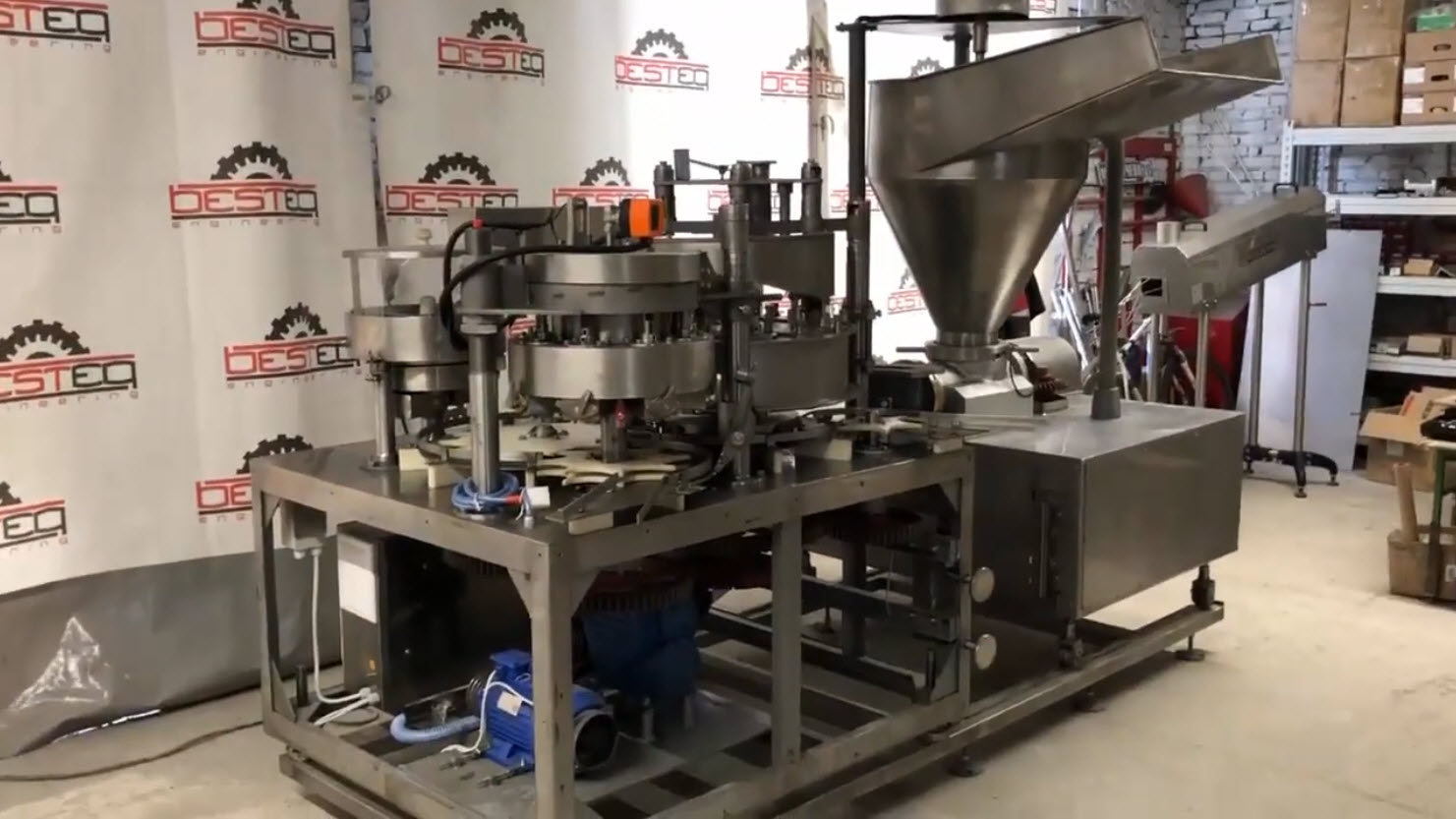 Модернизированный автомат для наполнения банок мясом B2 ФНА_Automatic machine fo.mp4