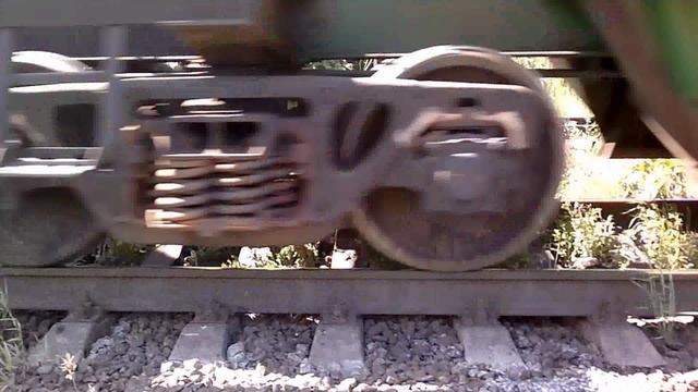 Грузовой поезд в Обухово