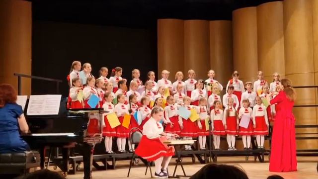 Сказочные звуки чистых голосов и металлофона.  Отчётный концерт хоровой школы "Пионерия"