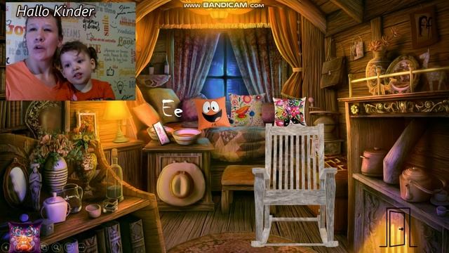 Маленькая София учит буквы