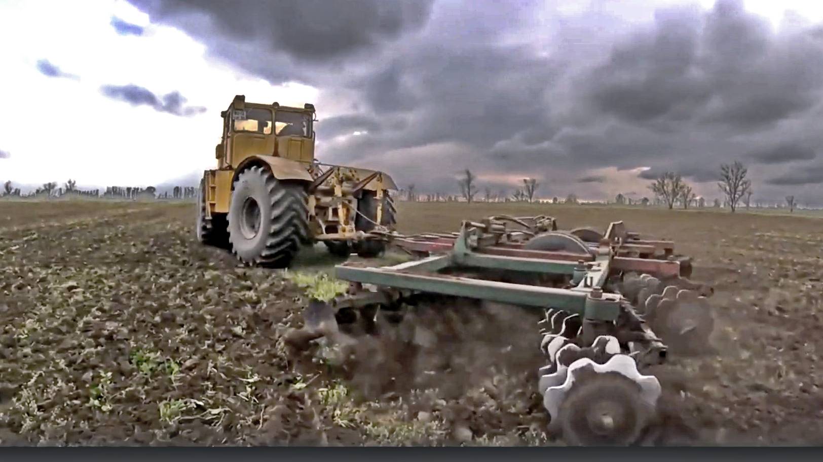 обработка залежалой земли тяжелой дисковой бороной БДТ 7(К-700) ВяткаАгроДизель