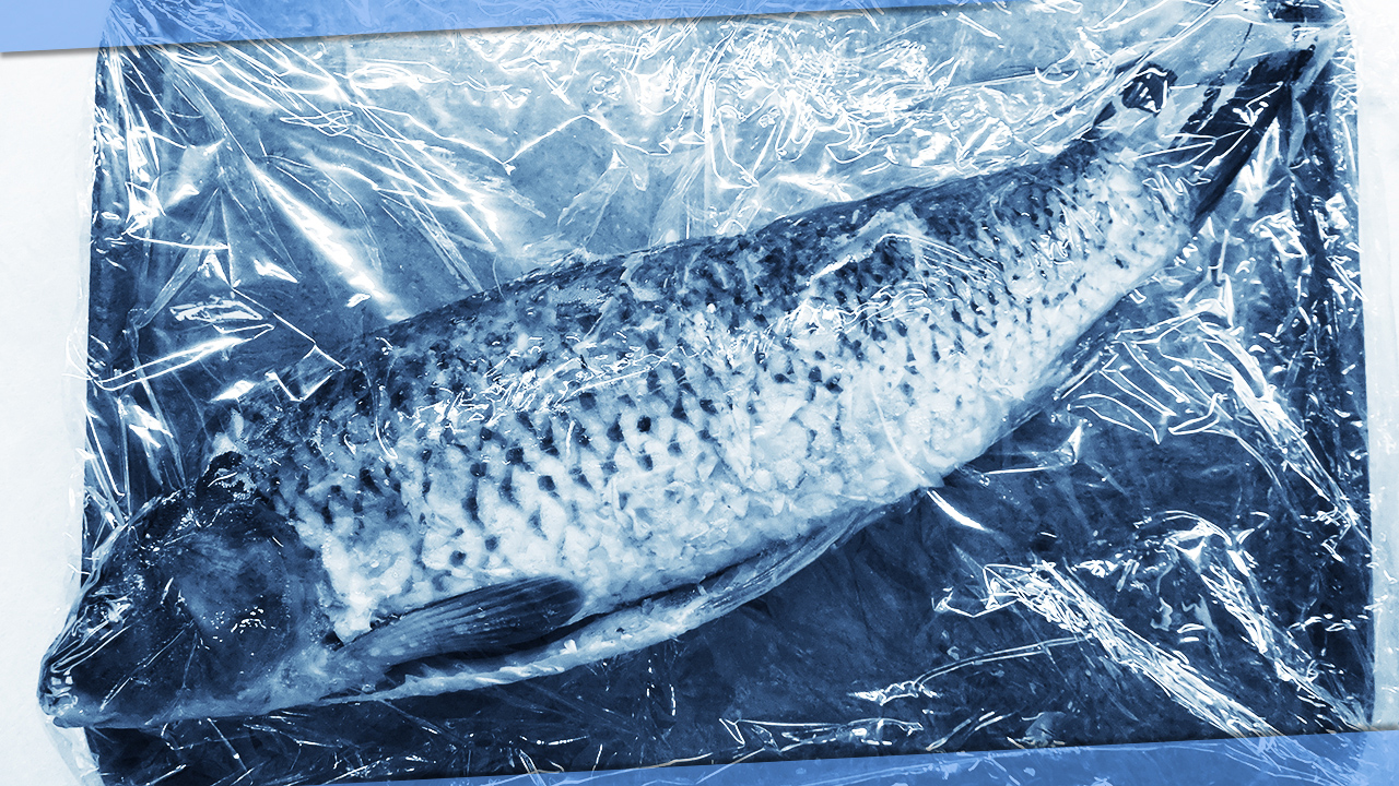 Как правильно разморозить рыбу ? и мясо ?