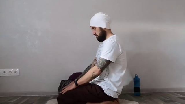 Разминка в стиле кундалини йоги с акцентом на дыхательные техники