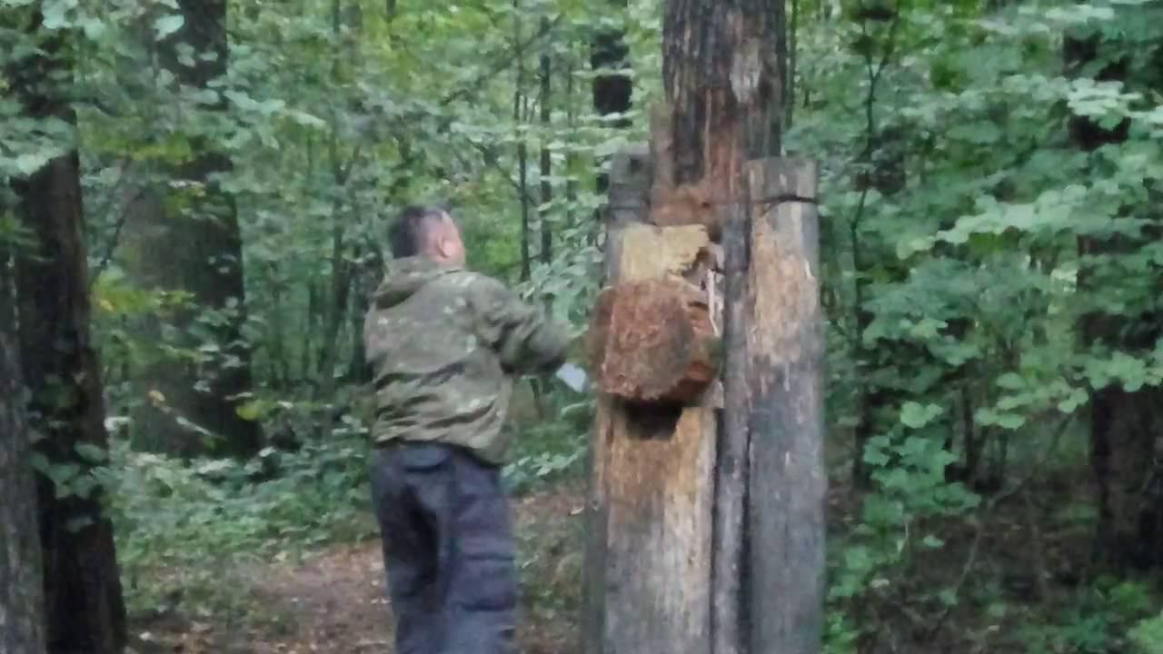 Папа кидает нож