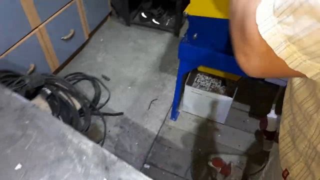 Дробилка измельчитель МИГ-300 дробление пластика калибровочная сетка 10 мм.mp4