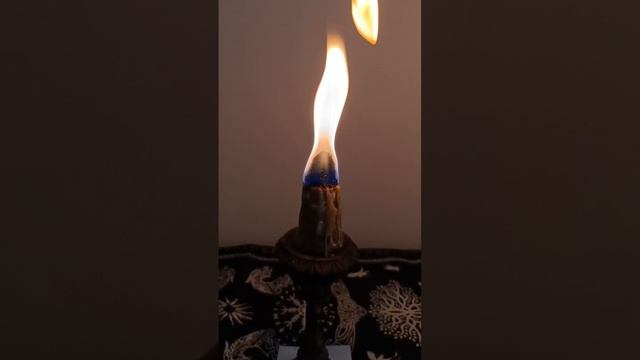 так горят магические свечи