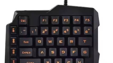 FC Online Управление с клавивтуры , и что делать, если играешь на геймпаде?