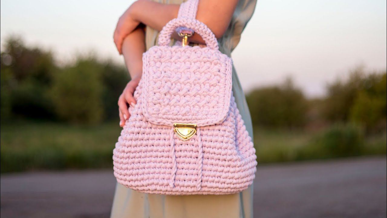 Вяжем красивый и лёгкий в исполнении рюкзак из трикотажной пряжи крючком
