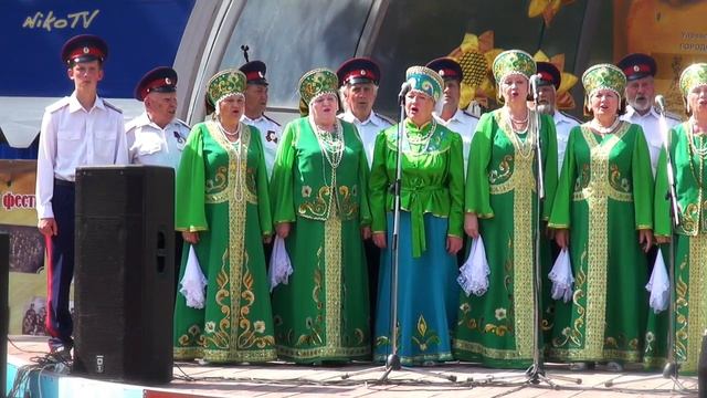 А жили бы вместе