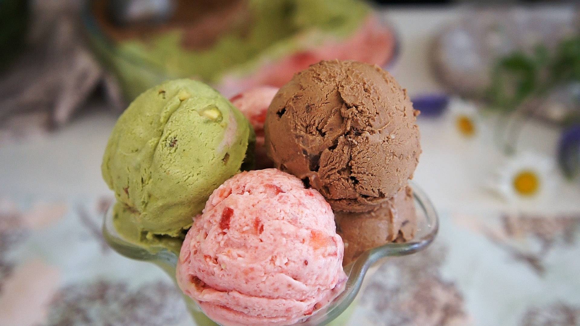 ПОТРЯСАЮЩЕЕ МОРОЖЕНОЕ "ТРИ ВКУСА" рецепт | МОРОЖЕНОЕ С КЛУБНИКОЙ, ФИСТАШКОЙ И ШОКОЛАДОМ рецепт
