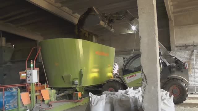 Стационарный смеситель кормов ССК-21В.mp4