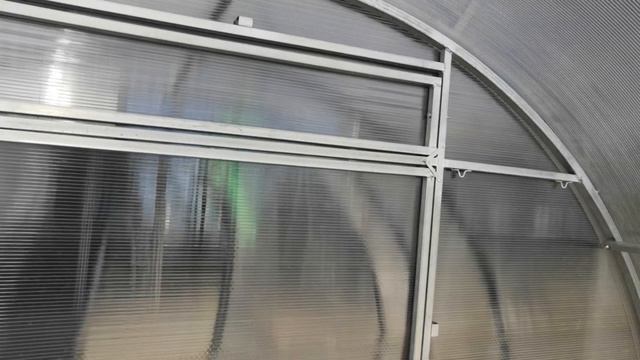 Теплица оцинкованная из трубы 25х25мм. Расстояние между дугами 67 см.