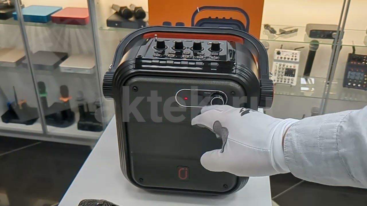 ПОРТАТИВНАЯ АКУСТИЧЕСКАЯ СИСТЕМА С КАРАОКЕ И ДВУМЯ БЕСПРОВОДНЫМИ МИКРОФОНАМИ JYX 66BT