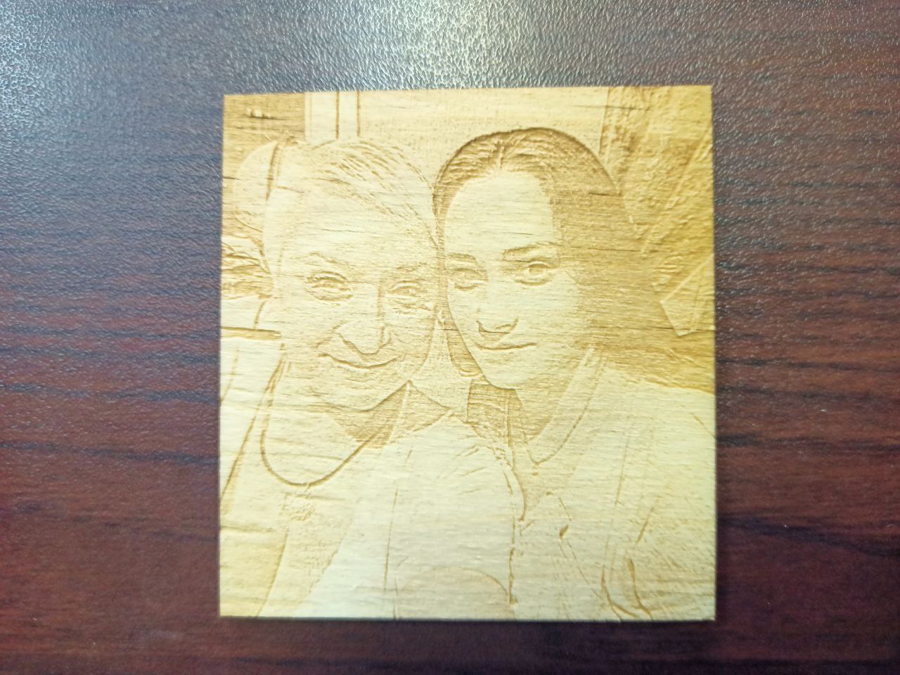 Гравировка Лазером Фотографии На Дереве, Фотопортрет На Дереве