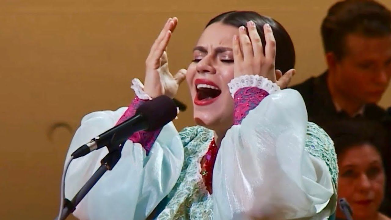 Софья Онопченко - БЕЖИТ РЕКА (Э. Колмановский, Е. Евтушенко)