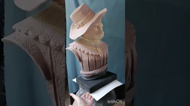 Авторская скульптура Кот в шляпе. Материал гипс, дерево. Декоративная тонировка растяжка цвета.