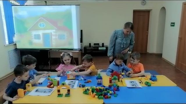 Занятие по робототехнике «Грузовик для сортировки мусора»