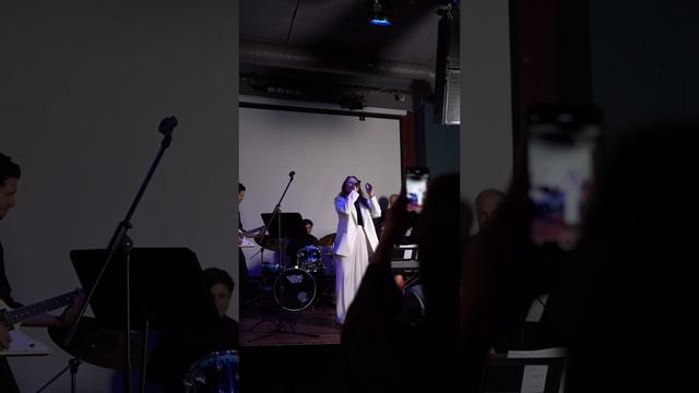 Поющий коуч Карина Решетняк Не ангелы - Роман