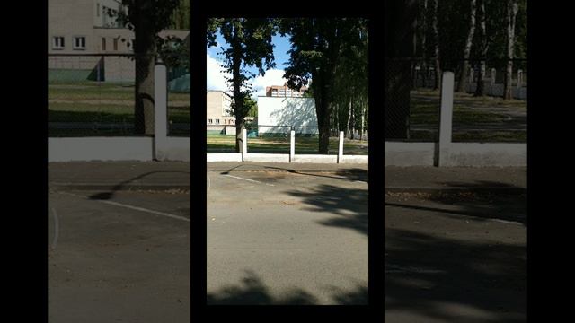 Ещё играют так(Удар по стенке)