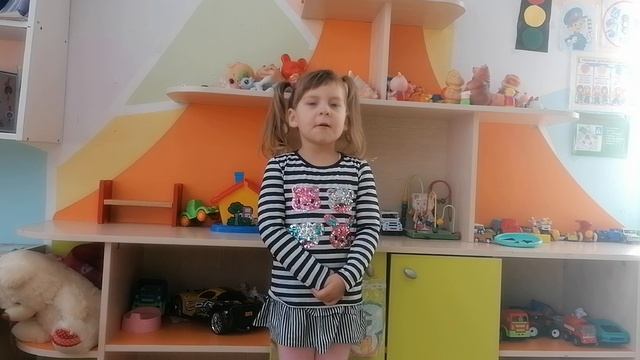 Ким Виктория читает стихотворение «Кто открыл мне этот мир», автор Чусовитина Ольга