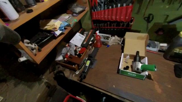 Пневмогайковерт и домкрат для моего гаража.