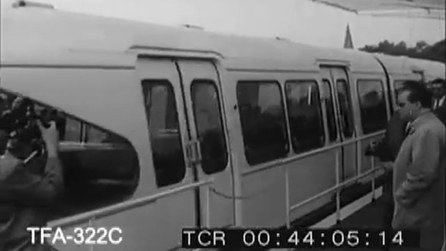 Экспериментальный монорельс в Германии в 1960-х. An experimental monorail is test in Germany