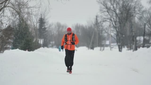 В гостях у Макса. Владимир Переседов, как пробежать трехсуточный сверхмарафон |16+