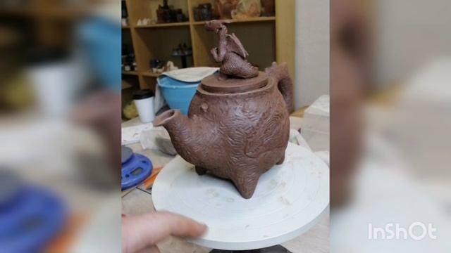 Свежеслепленный драконский чайник.