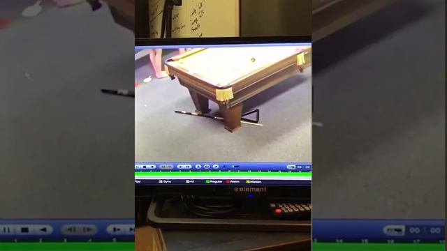 Полтергейст сломал бильярдный кий