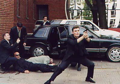 История нашего кино. Съёмки популярного сериала "Бандитский Петербург". Лето 2002 года.