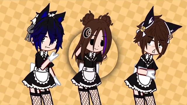 заставила парней одеть костюм