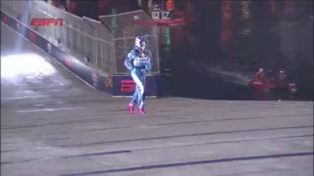 трэвис пастрана прыжек на 82 метра!