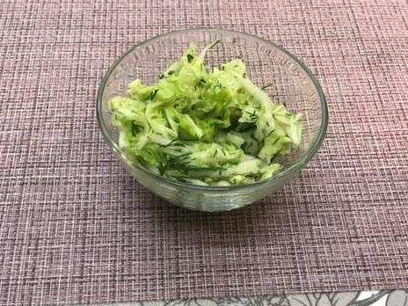 Диетический салат из пекинской капусты. Быстро. Вкусно. Полезно.