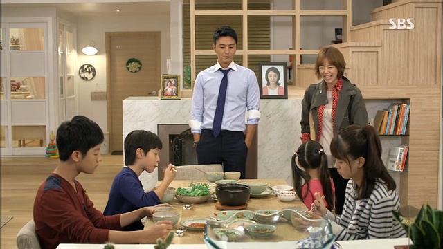 Странная экономка 1 сезон 1 серия