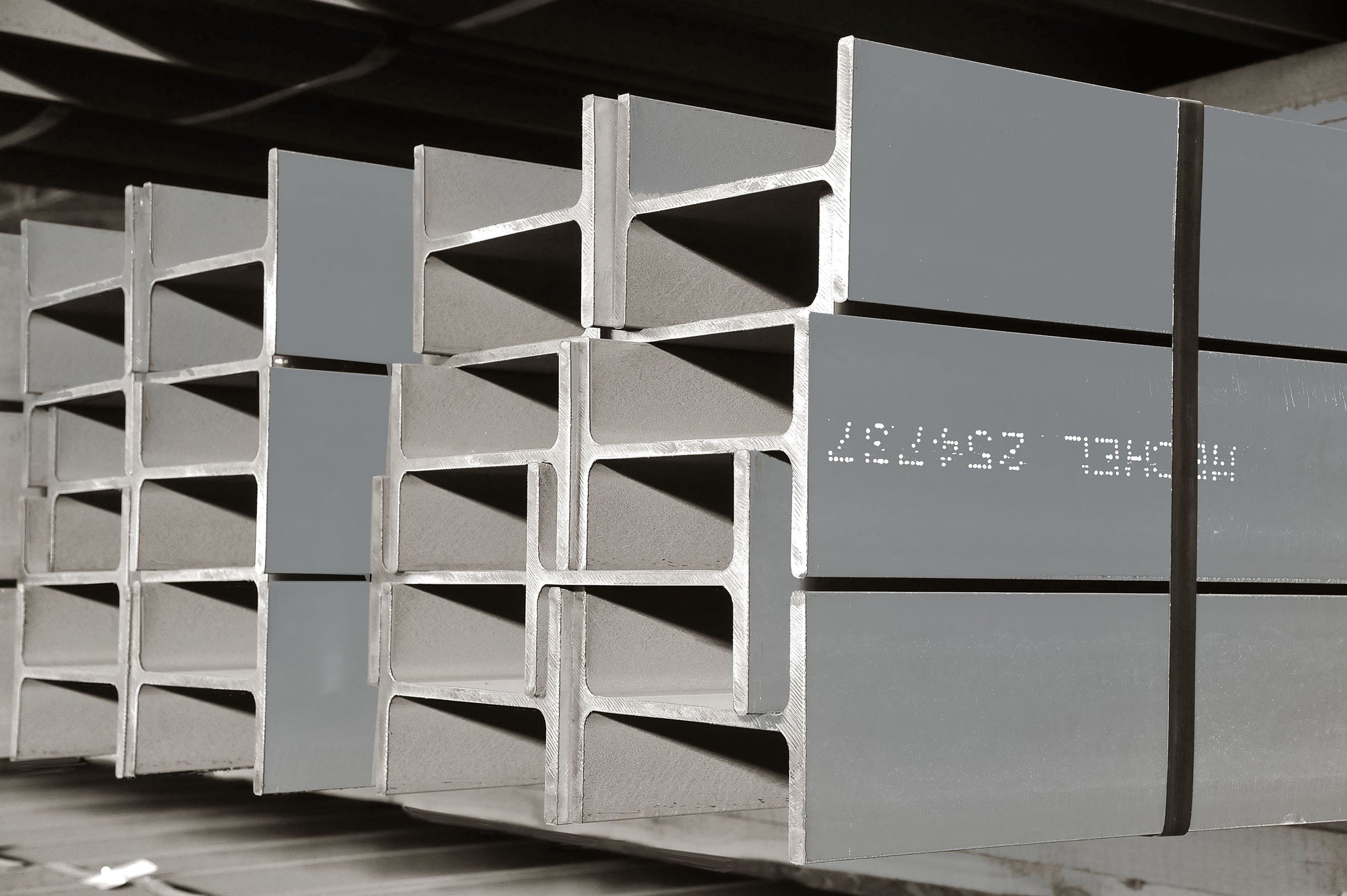 Балка - один из самых востребованных в строительстве видов металлопроката