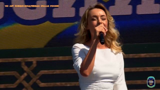 Елена Максимова