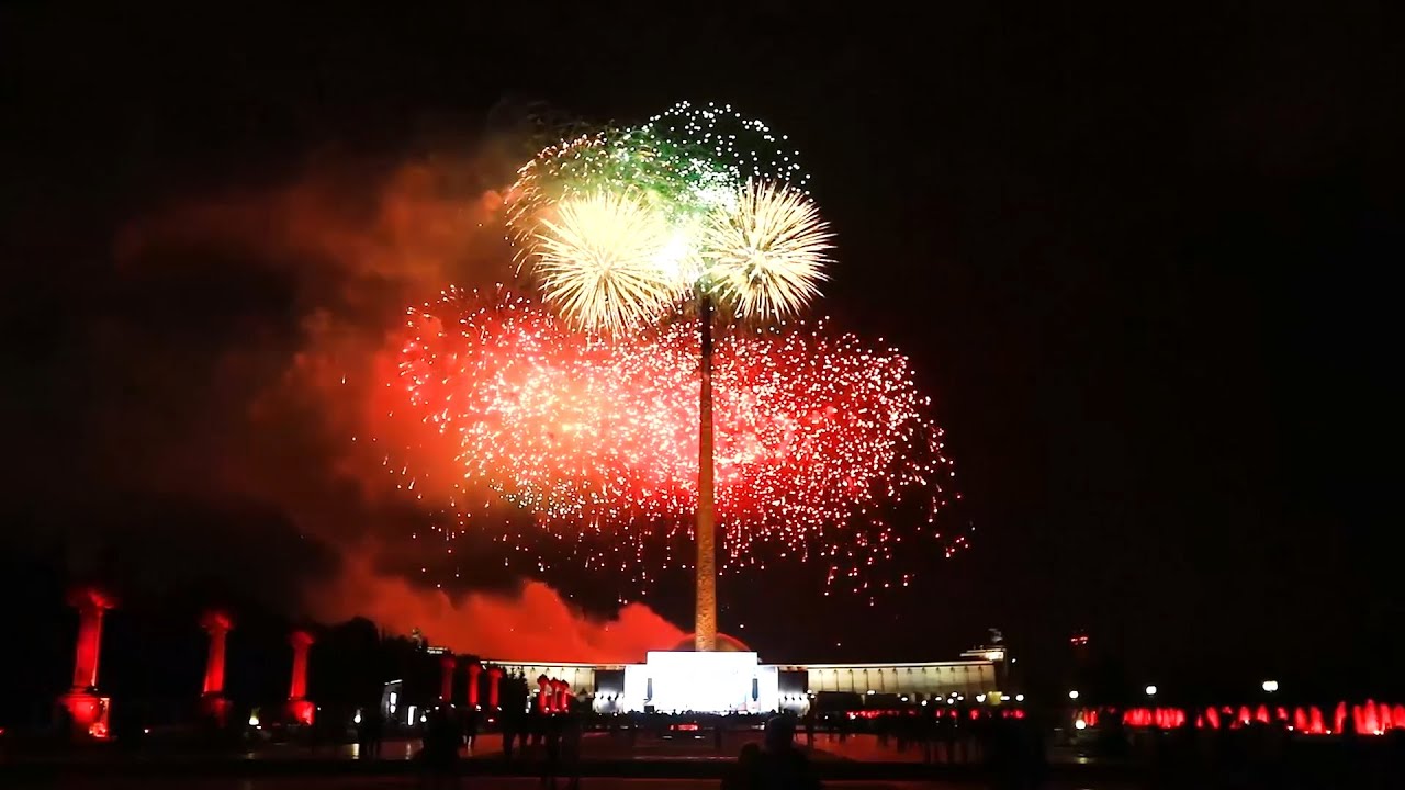 Салют 24 августа 2019 г. в день 75-летия освобождения Кишинёва. (звук хорошего качества)