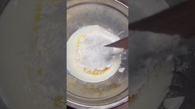 Куриный пирог с яйцом, сыром и зелёным луком😋