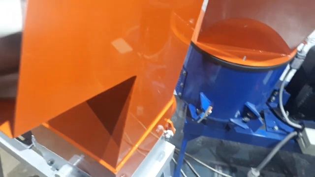 Дробилка МИГ 300 измельчитель стекла стеклобой.mp4