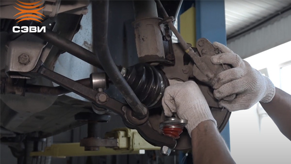 Замена чехлов привода и сальников полуоси на а/м Лада Гранта, Приора, Калина.