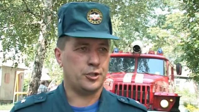 Пожаром уничтожена крыша двухквартирного дома. 2010 год.