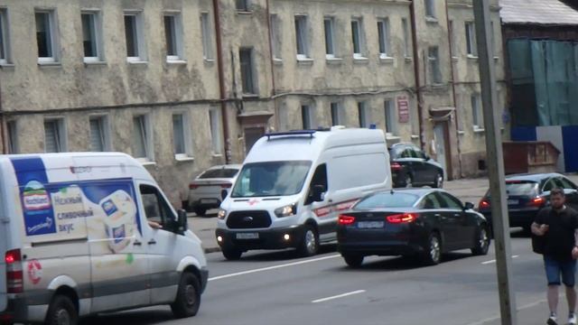 Ford Transit Скорая помощь с сиреной и проблесковыми маяками