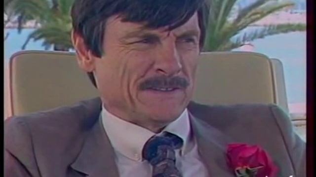 (Andrei Tarkovsky Collection)  Kann1983-interКанны, 1983 год. Награждение Андрея Тарковского .avi