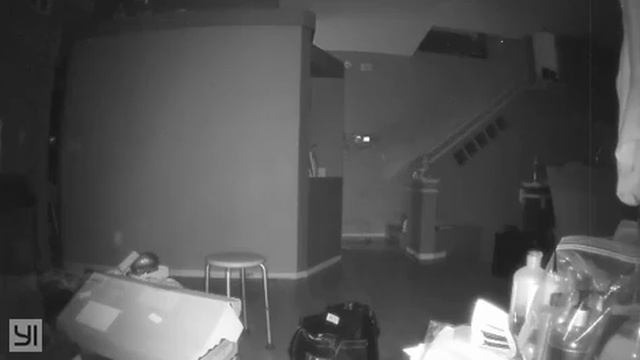 Человек-тень в доме