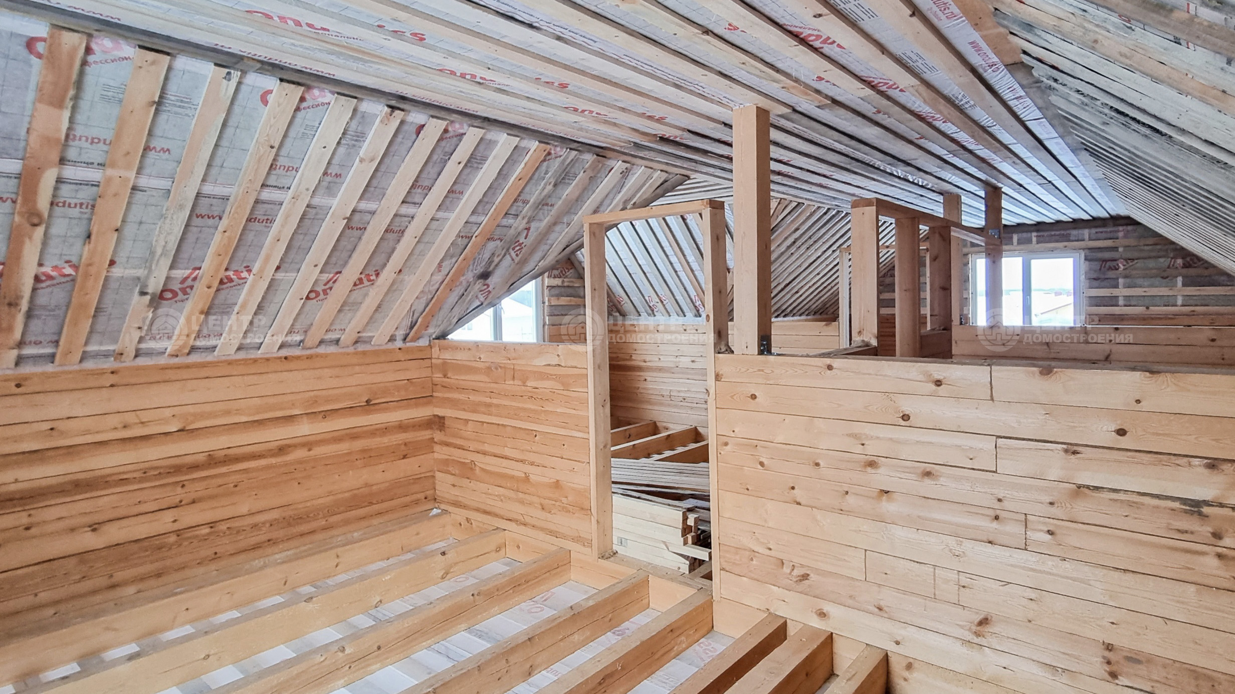 Утеплить кровлю деревянного дома. Утепление крыши от строительной компании Центр Домостроения